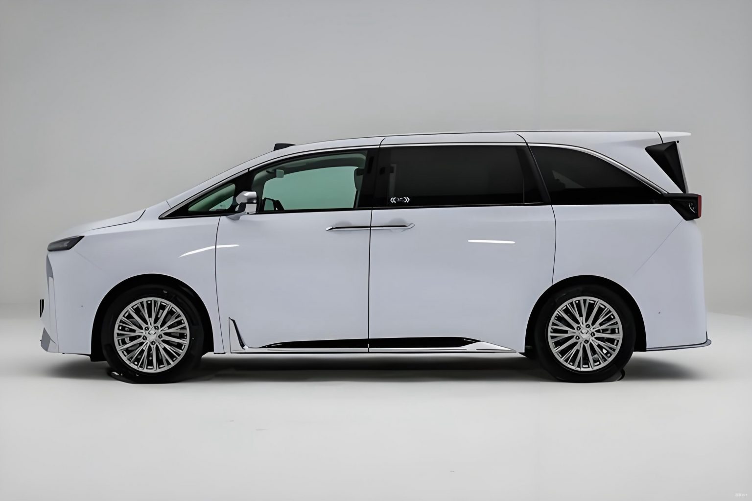The Electric MPV Revolution in Public Sector Mobility – AI Eco EV